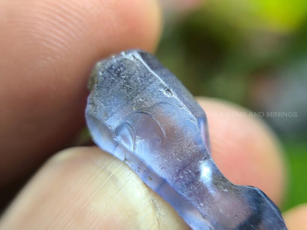 Facet grade Ceylon sapphire "Ottu" rough