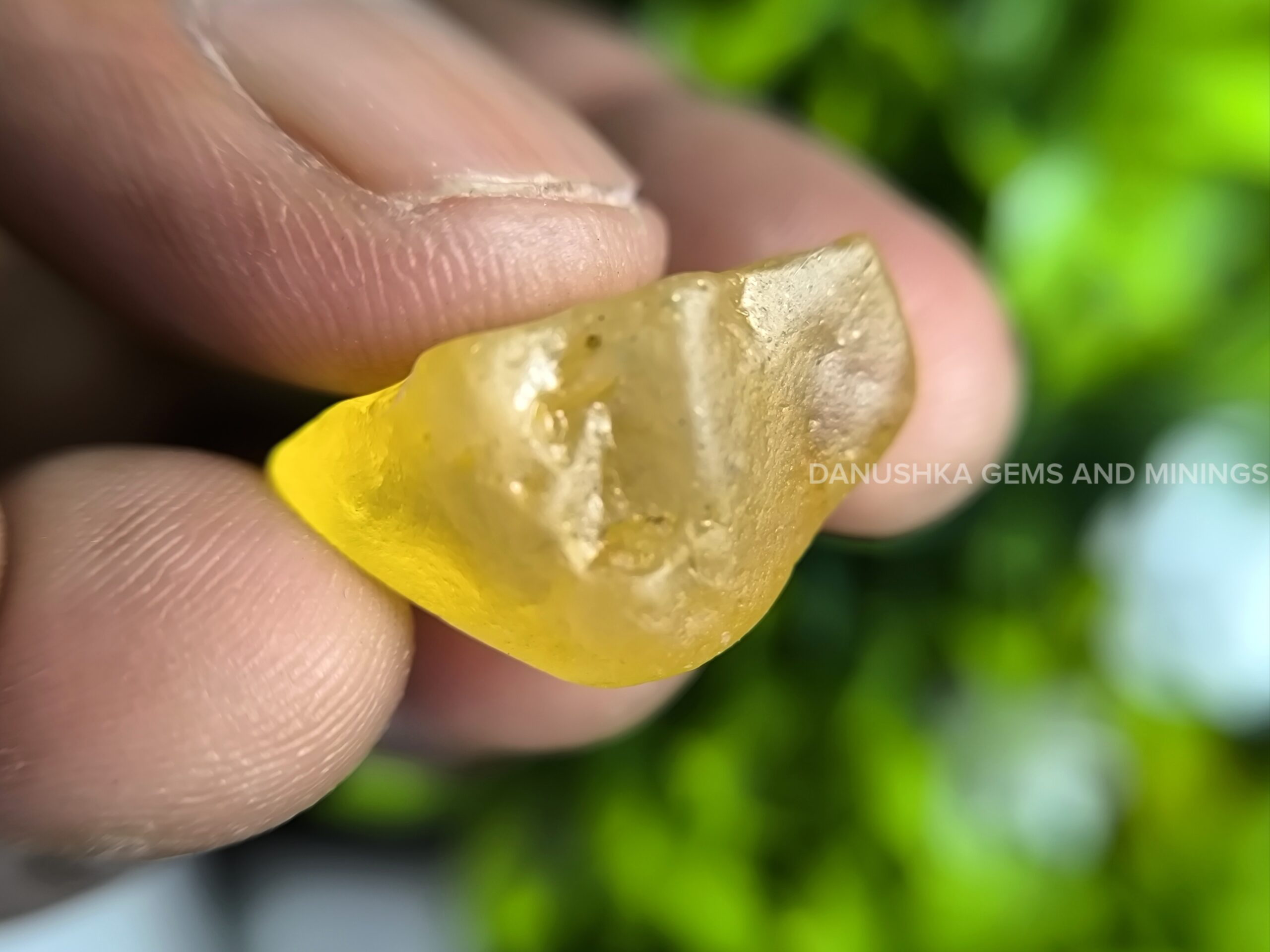 Ceylon Natural Yellow Sapphire – Facet Grade Rough